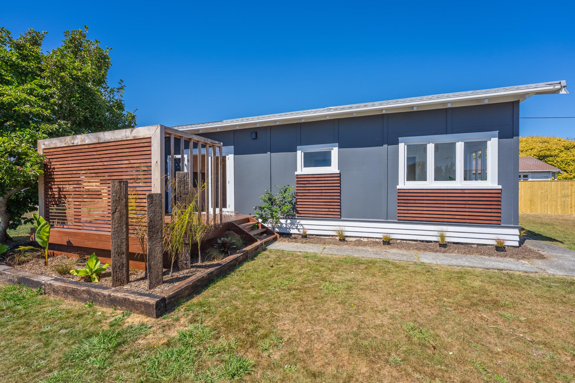 Kelly & Co - 54 Dunstan Street, Otaki